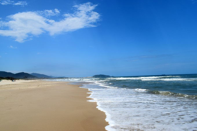 Ilha de Santa Catarina – 5 Kilometres of Praia do Campeche
